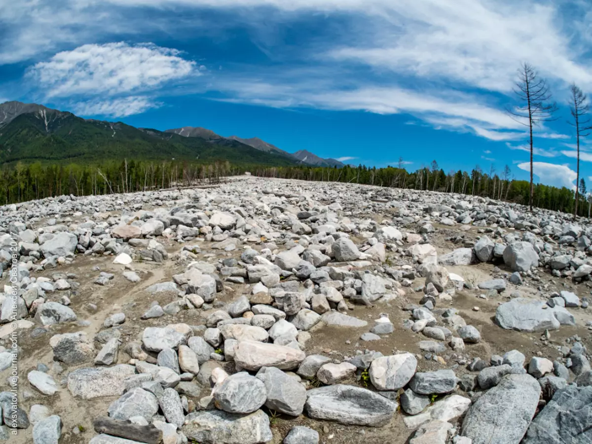 Stone River v Archene, Buryatia 10045_3