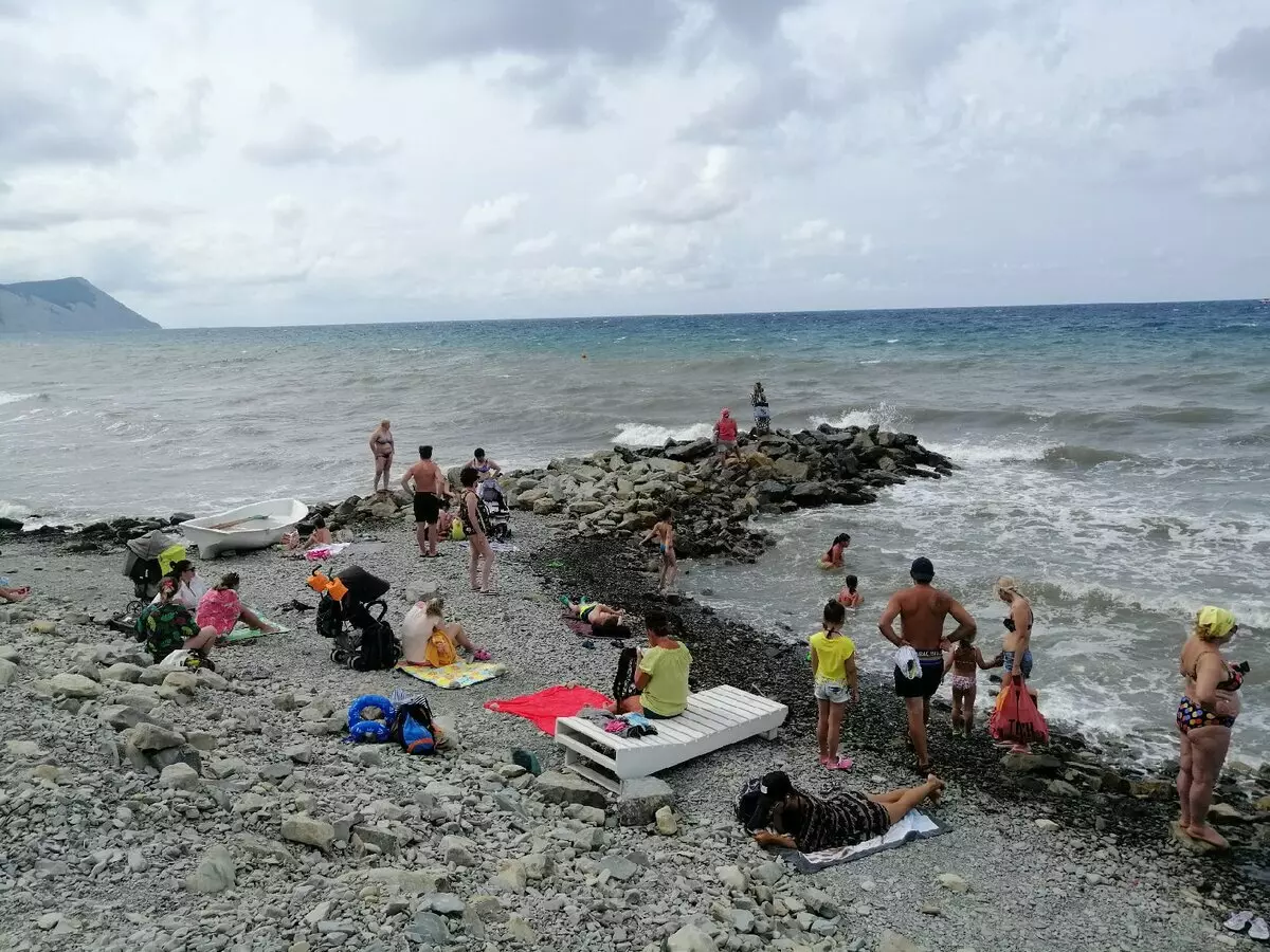 Berapa masa yang mungkin untuk menangkap pantai kosong di Anapa? 1019_4