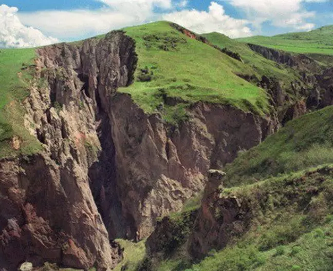 Zvinoshamisa uye zvisina kujairika kuona muArmenia 10357_9