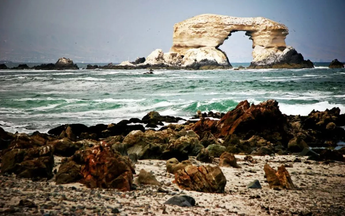 Mai ban mamaki arches daga ko'ina cikin duniya wanda yanayi ya kirkira 10602_13