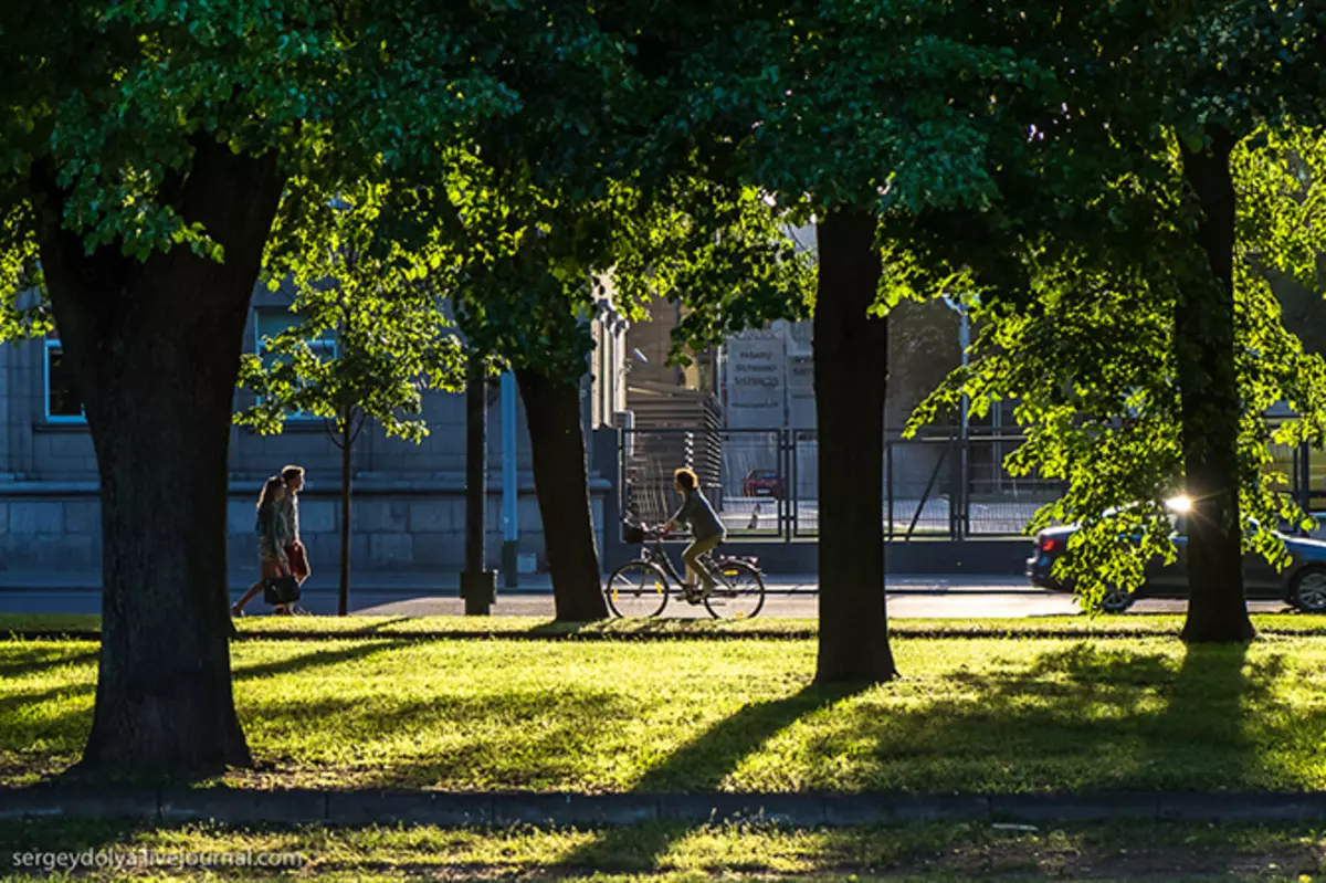 Cerddwch drwy vilnius heulog