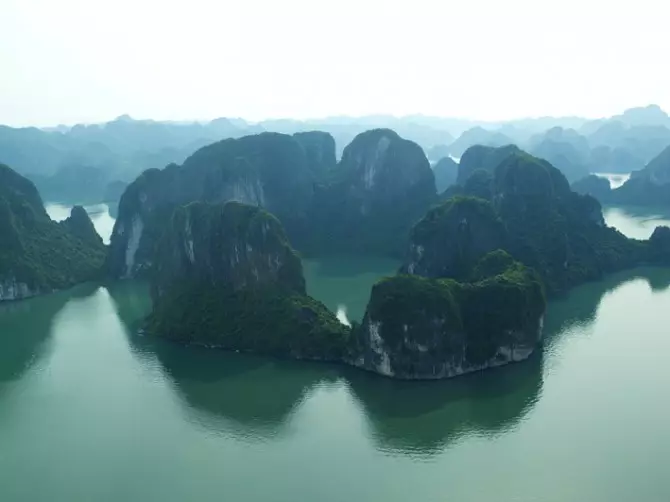 Halong - unu el la plej belaj golfoj de la mondo 10725_11