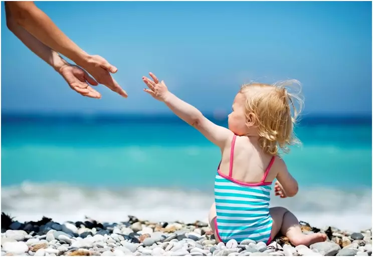 Cómo un día festivo de playa afecta el cuerpo de los niños. 10740_1