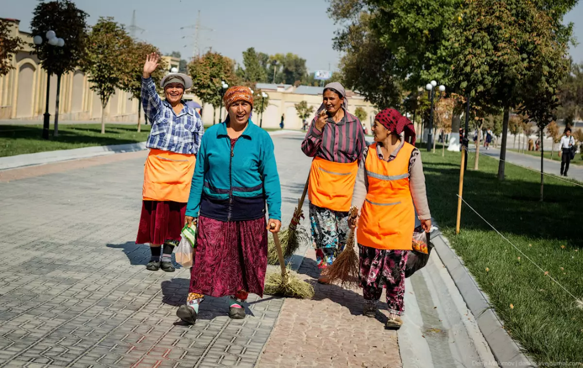 Ibili Uzbekistango estazio herrian barrena