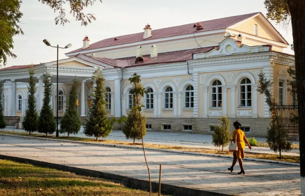 Cammina attraverso la località turistica dell'Uzbekistan 10762_7