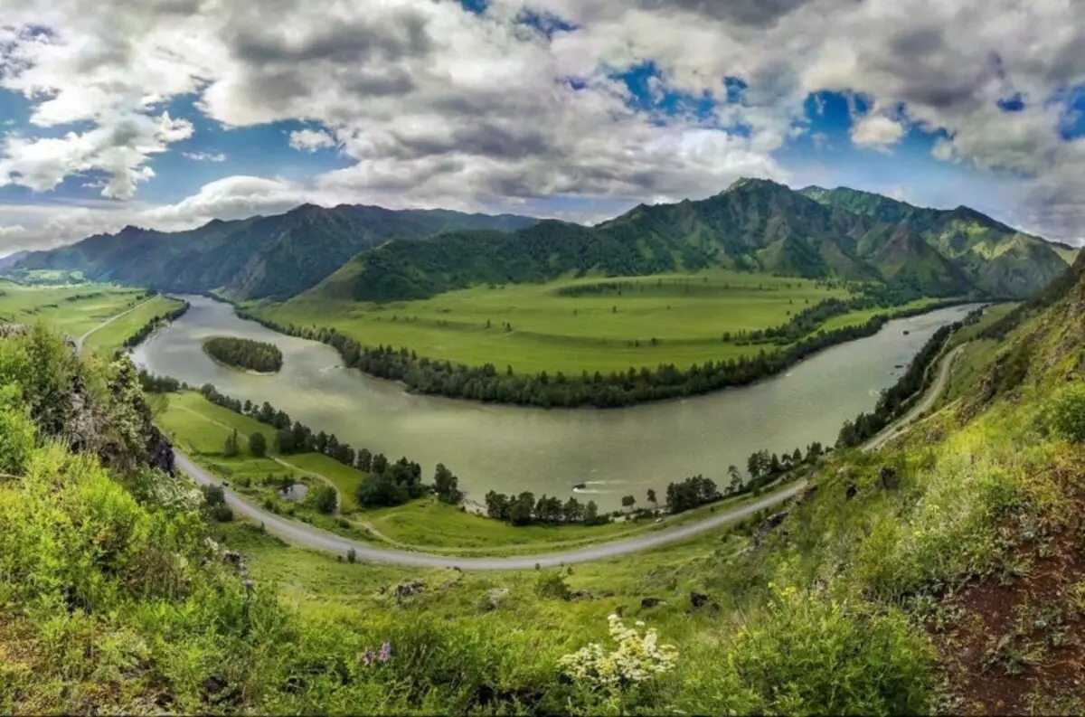 Em quais estradas da Rússia podem desfrutar de belas paisagens 10910_1