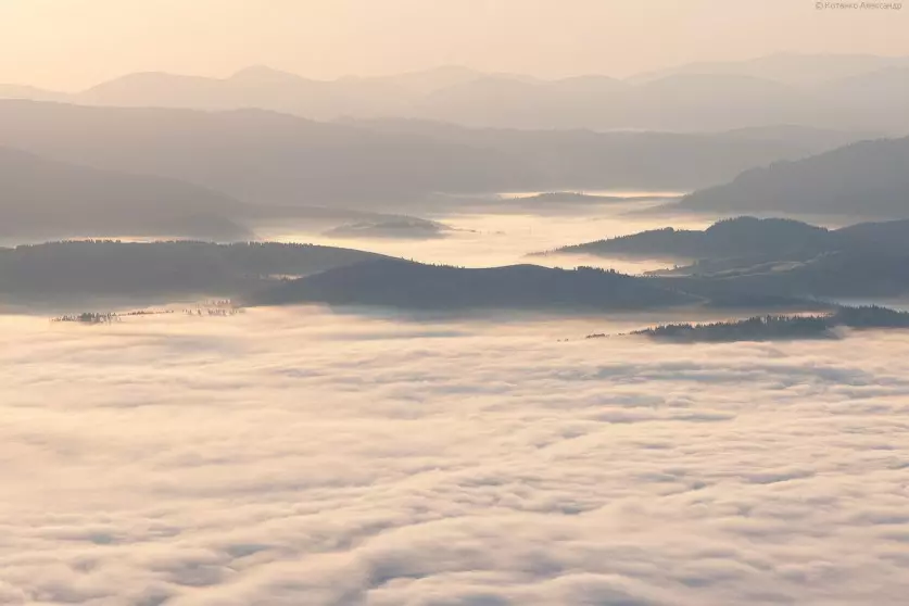 Borzhava - Mountain Valley of Clouds and Sun 10982_9