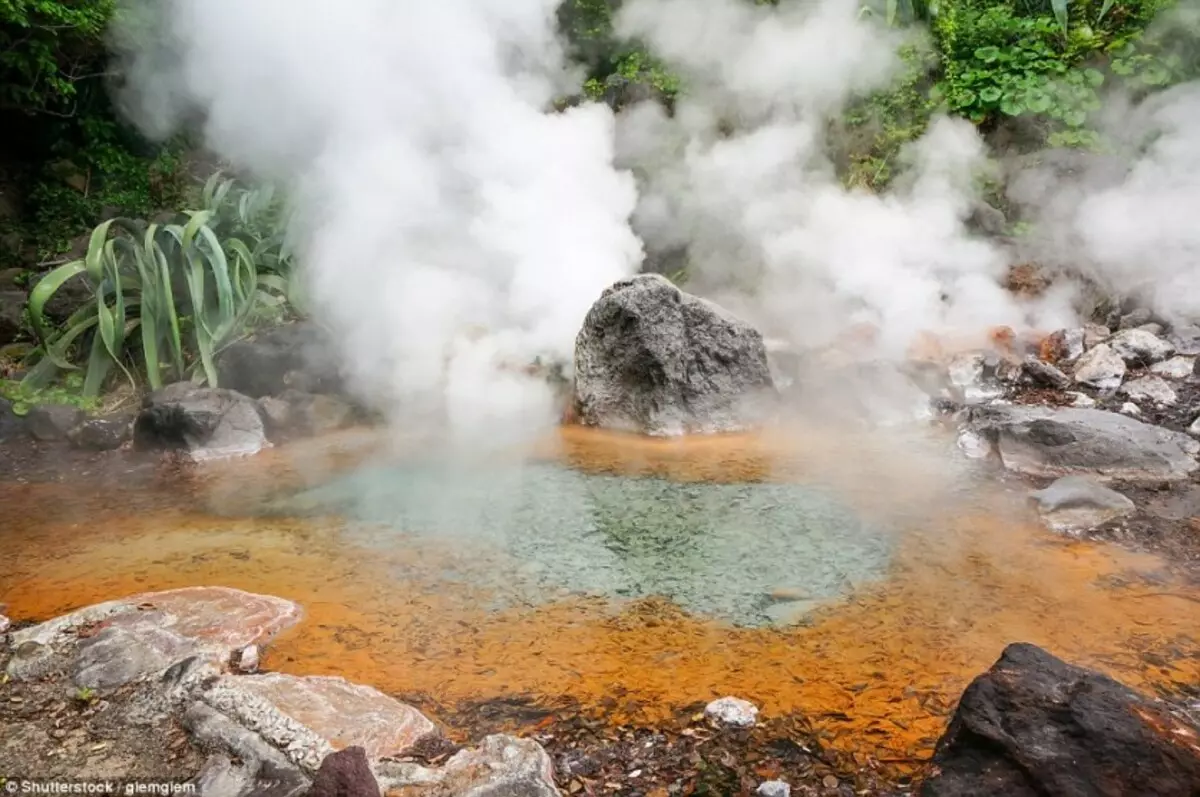 Takulandilani ku gehena: mzinda waku Japan wa Bepu, womwe umayima pa volcano 10999_12