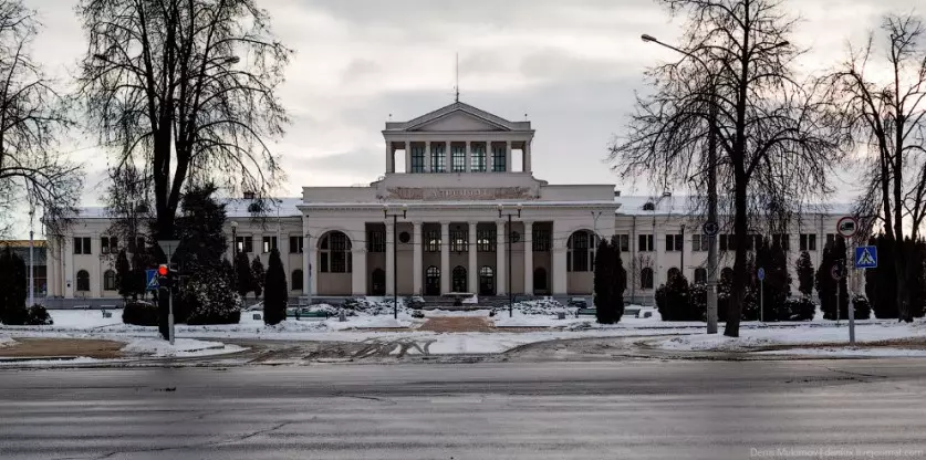 Разходете се през централните улици на Минск 11058_29