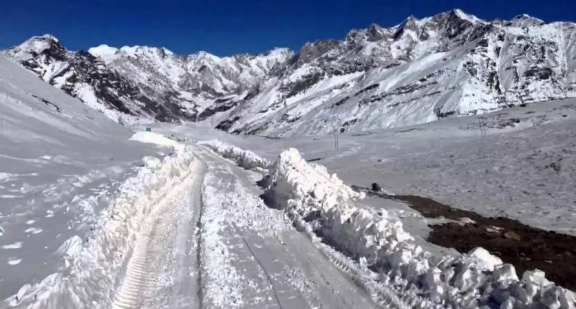 拥有最美丽的景色的9个世界的道路 11083_8