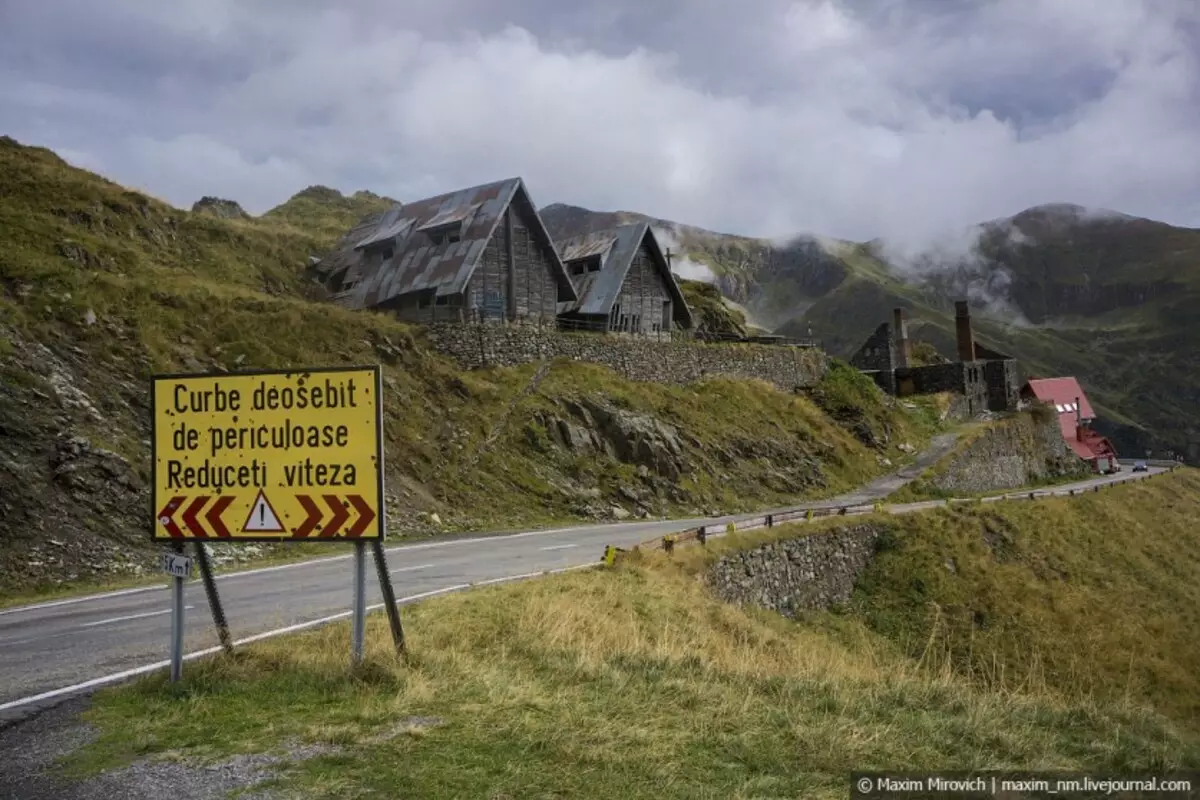 Ferðast yfir Mountain Road Transfagaras 11377_25