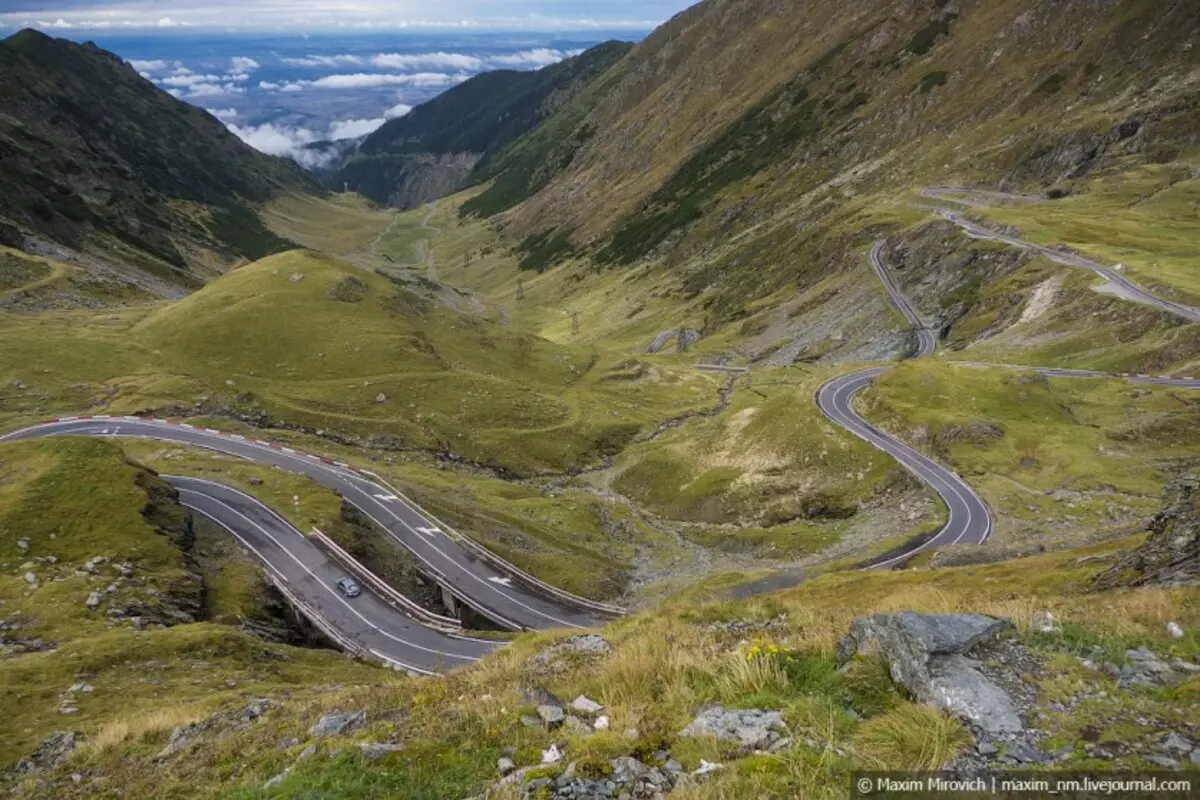 Ferðast yfir Mountain Road Transfagaras 11377_26