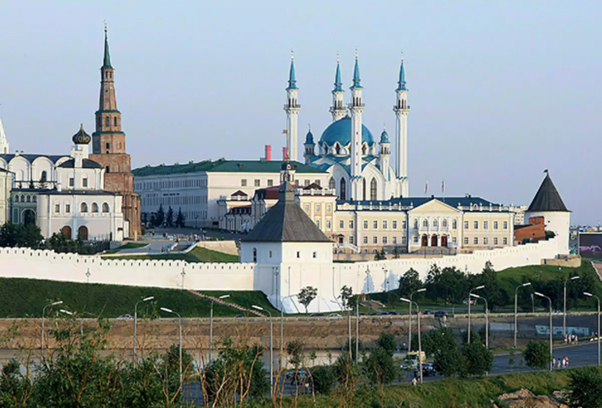 Ibikurura byingenzi bya Kazan hamwe n'akarere kegeranye 11398_2