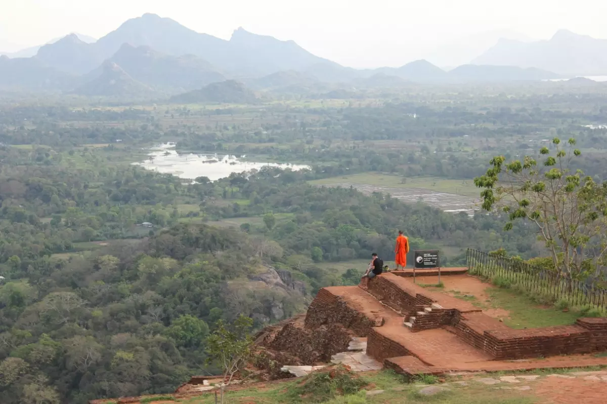 മൾട്ടികോളിയ ശ്രീലങ്കയിലൂടെ യാത്ര ചെയ്യുക 11532_11