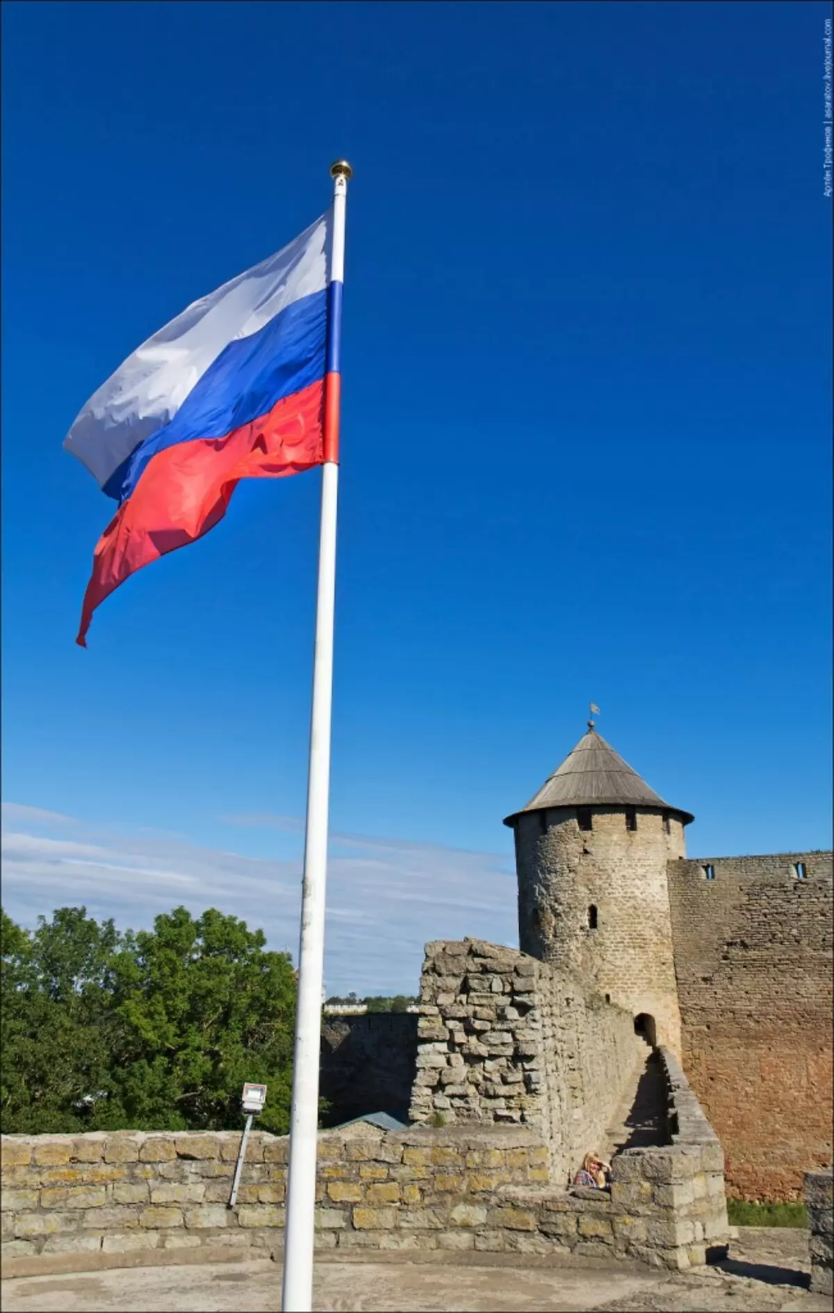 Ivangolodskaya Fortress - Monument yenhoroondo yezana ramakore rechi15 11566_1