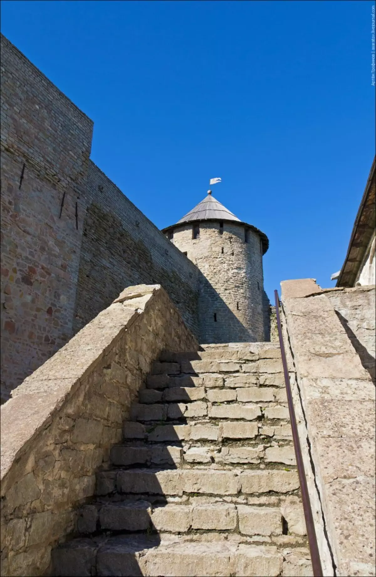 IvangorOdskaya Fortress - Tsangambato ny tantaran'ny taonjato faha-15 11566_12