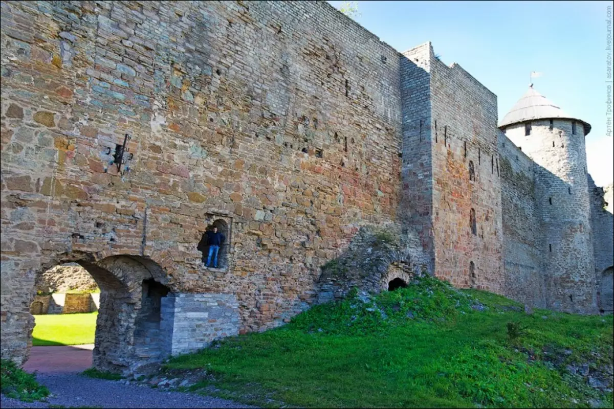 IvangorOdskaya Fortress - Tsangambato ny tantaran'ny taonjato faha-15 11566_2