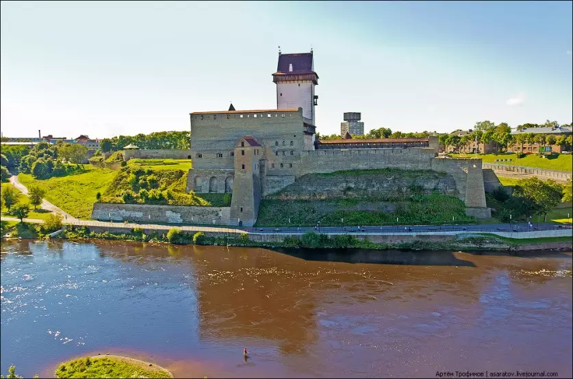 IvangorOdskaya Fortress - Tsangambato ny tantaran'ny taonjato faha-15 11566_3