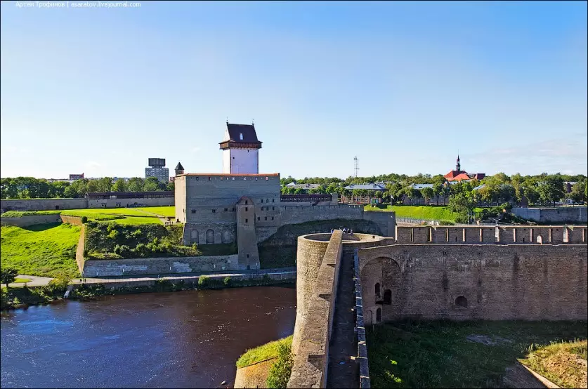 IvangorOdskaya Fortress - Tsangambato ny tantaran'ny taonjato faha-15 11566_4