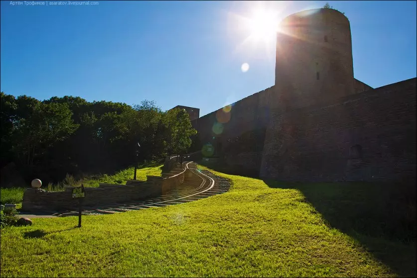 Ivangolodskaya Fortress - Monument yenhoroondo yezana ramakore rechi15 11566_5