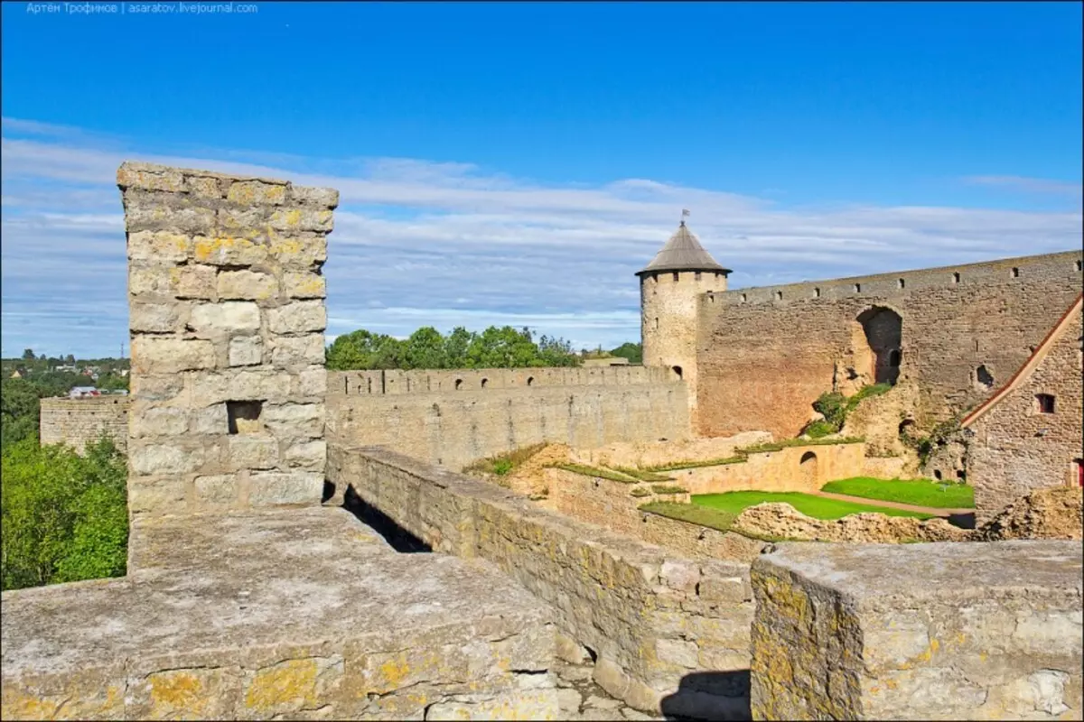 Ivangolodskaya Fortress - Monument yenhoroondo yezana ramakore rechi15 11566_7