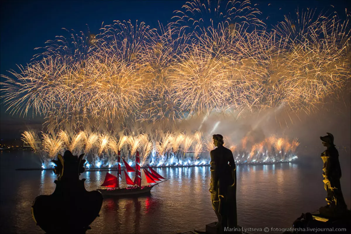 Scarlet Sails - 2016 in St Petersburg. Dit is nodig om dit te sien!