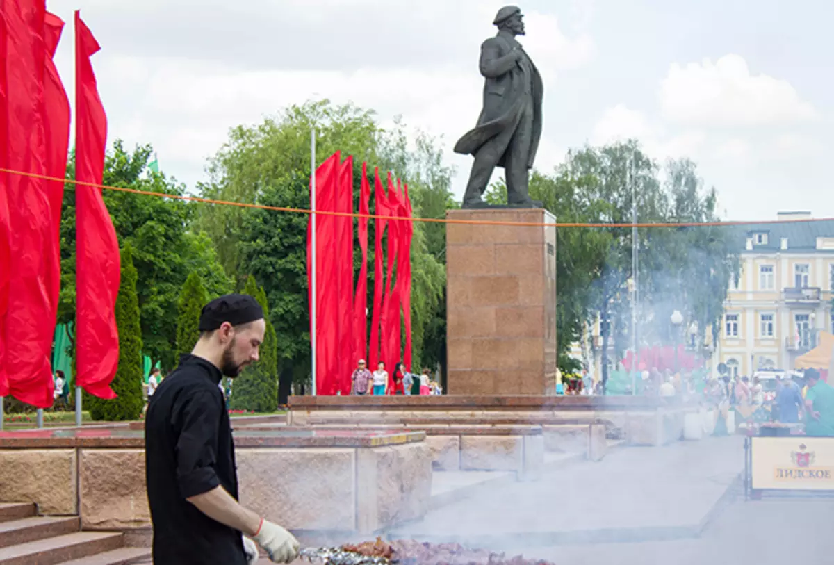 Ang mga kapistahan sa mga tawo kanunay nga gihan-ay sa Lenin Square