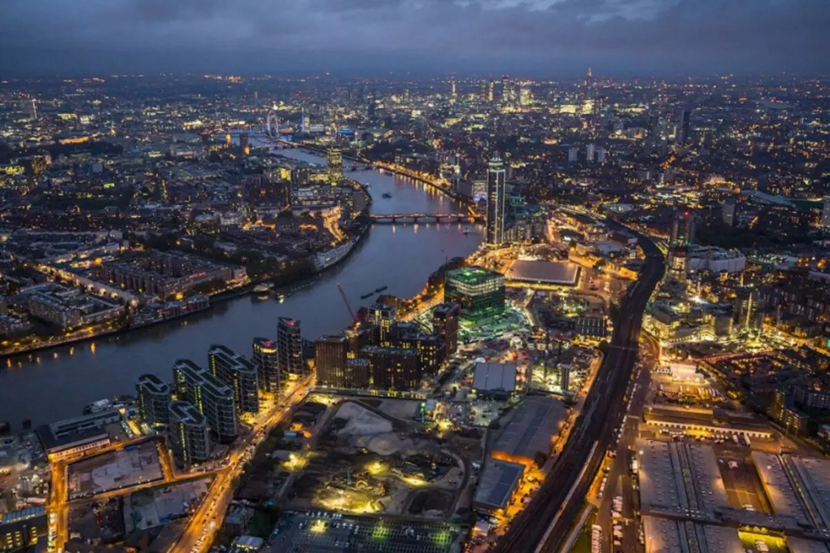 London in evening lights 11806_4