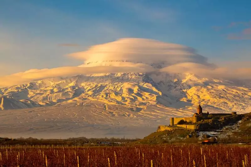 Hu Nkauj Virap thiab Ararat