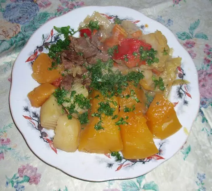 Ezona ndawo zimnandi ze-Uzbek Cuisine 11841_11