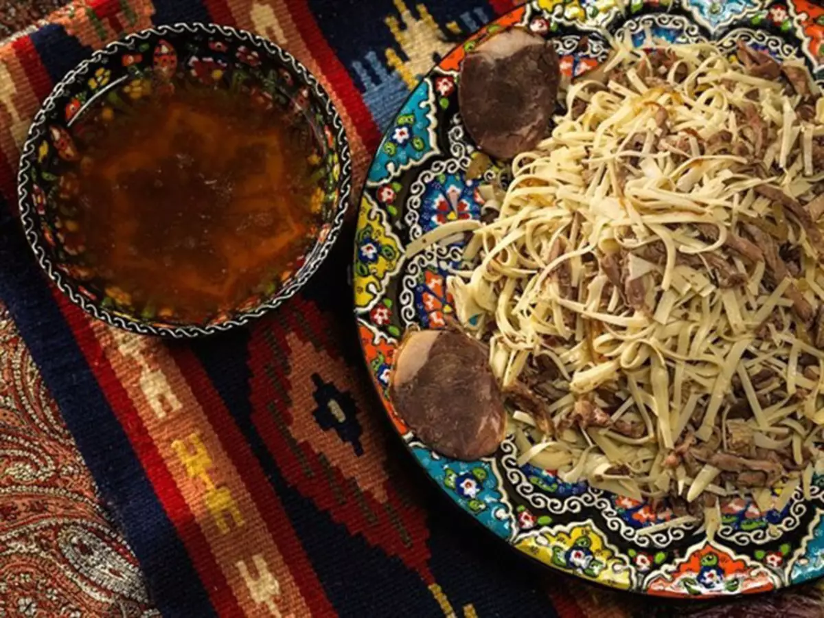 Ezona ndawo zimnandi ze-Uzbek Cuisine 11841_9