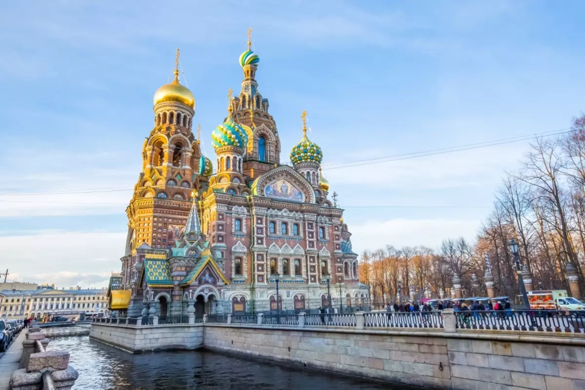 Wat attraktéiert Touristen St. Petersburg 11942_5