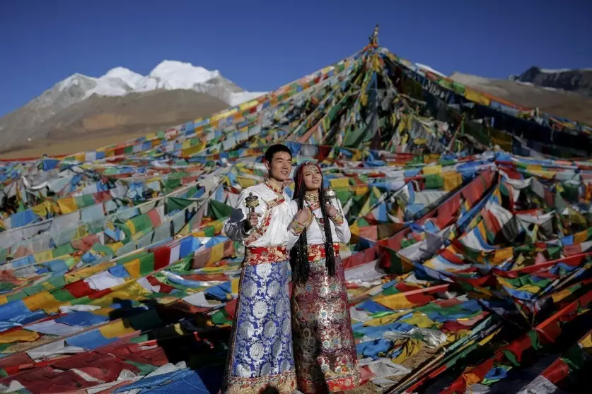 Vestidos de casamento tradicionais de diferentes países 12202_10