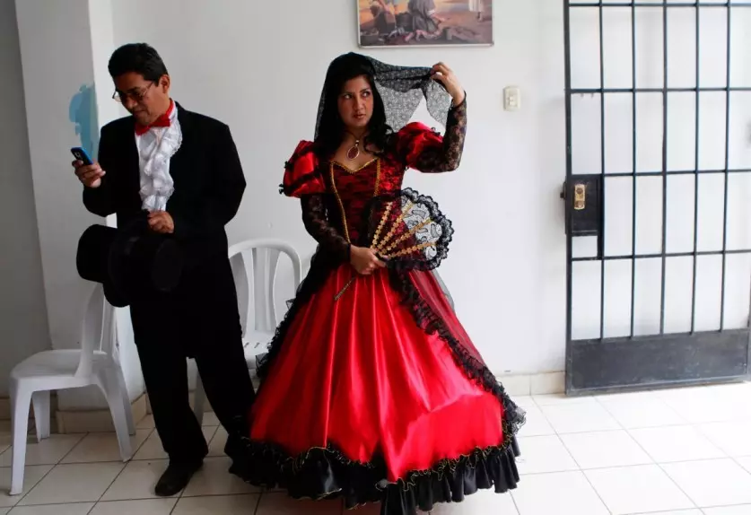 Vestidos de casamento tradicionais de diferentes países 12202_11