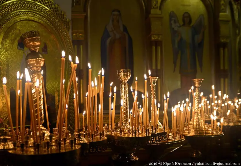 Pîrozbahiya Christmas li welatên cihê 12287_22