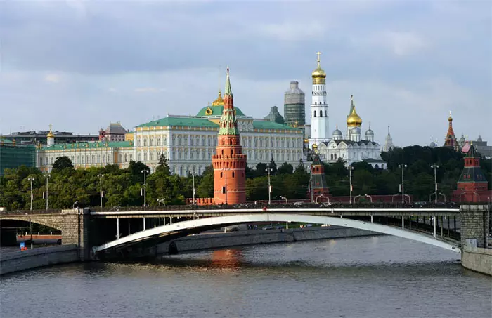 Moscow selama 1-2-3 hari. Apa yang anda boleh lihat? 12834_1