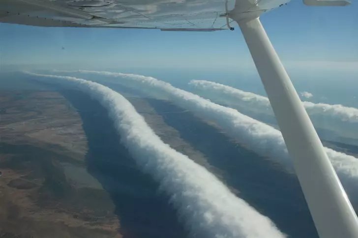 10 נאַטירלעך דערשיינונגען וואָס פירן בלויז אַ ביסל 1472_7