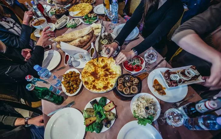 20 ikke-indlysende fejl, der næsten hver turist i udenlandske caféer 172_17