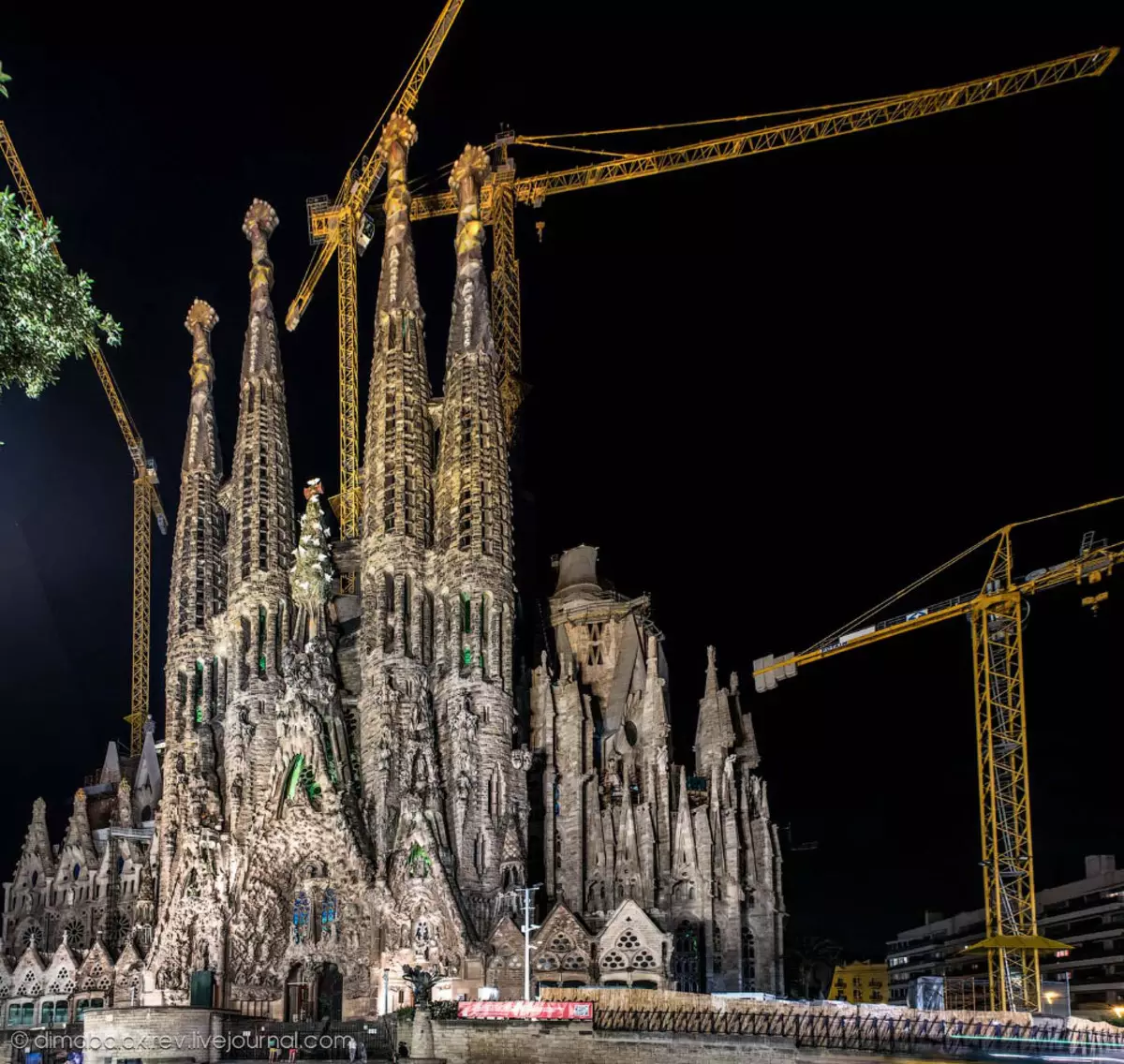 Sagrada Familia: umur 13 taun-taun