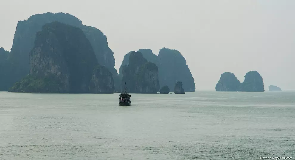 Halong Bay në Vietnam 2190_11