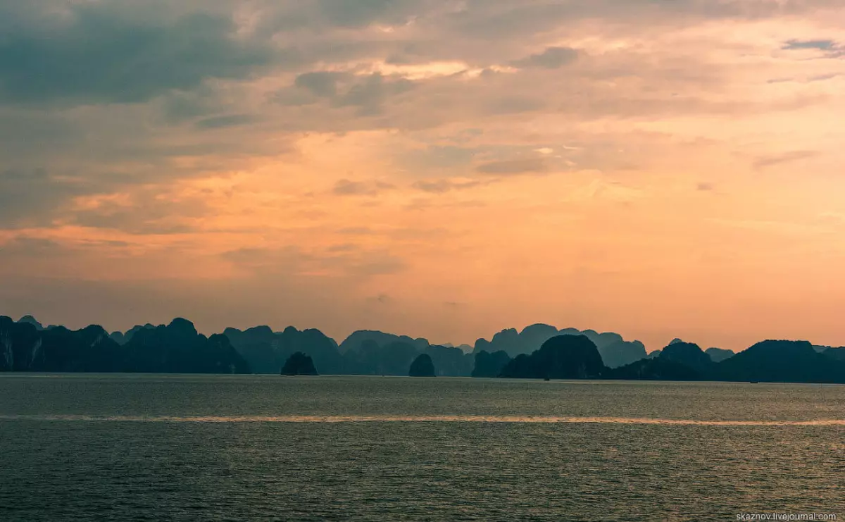 Halong Bay in Vietnam 2190_14