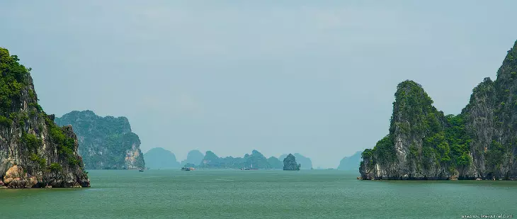 Halong Bay in Vietnam 2190_2