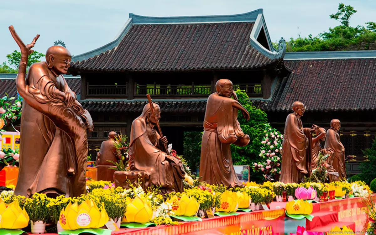 De gréissten Buddhist Komplex am Vietnam Bai Dinh 2208_1