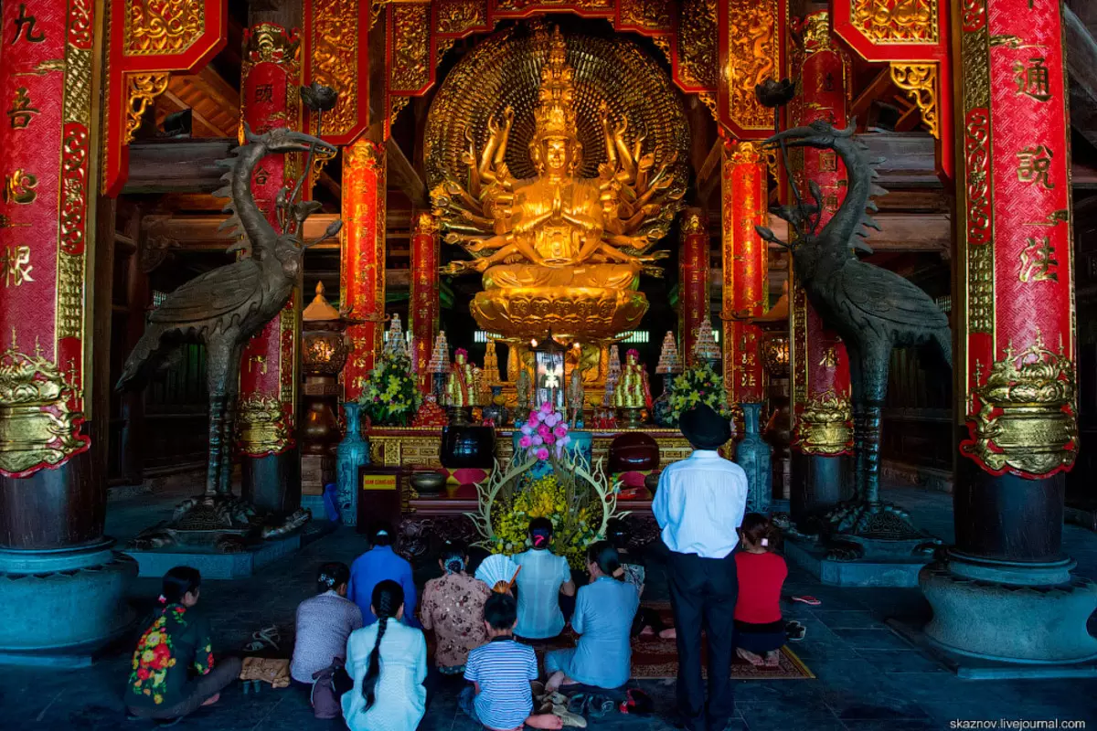 De gréissten Buddhist Komplex am Vietnam Bai Dinh 2208_10