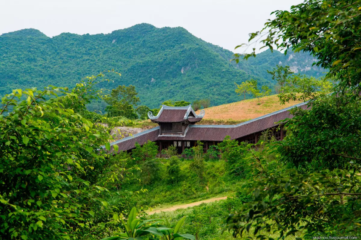 De gréissten Buddhist Komplex am Vietnam Bai Dinh