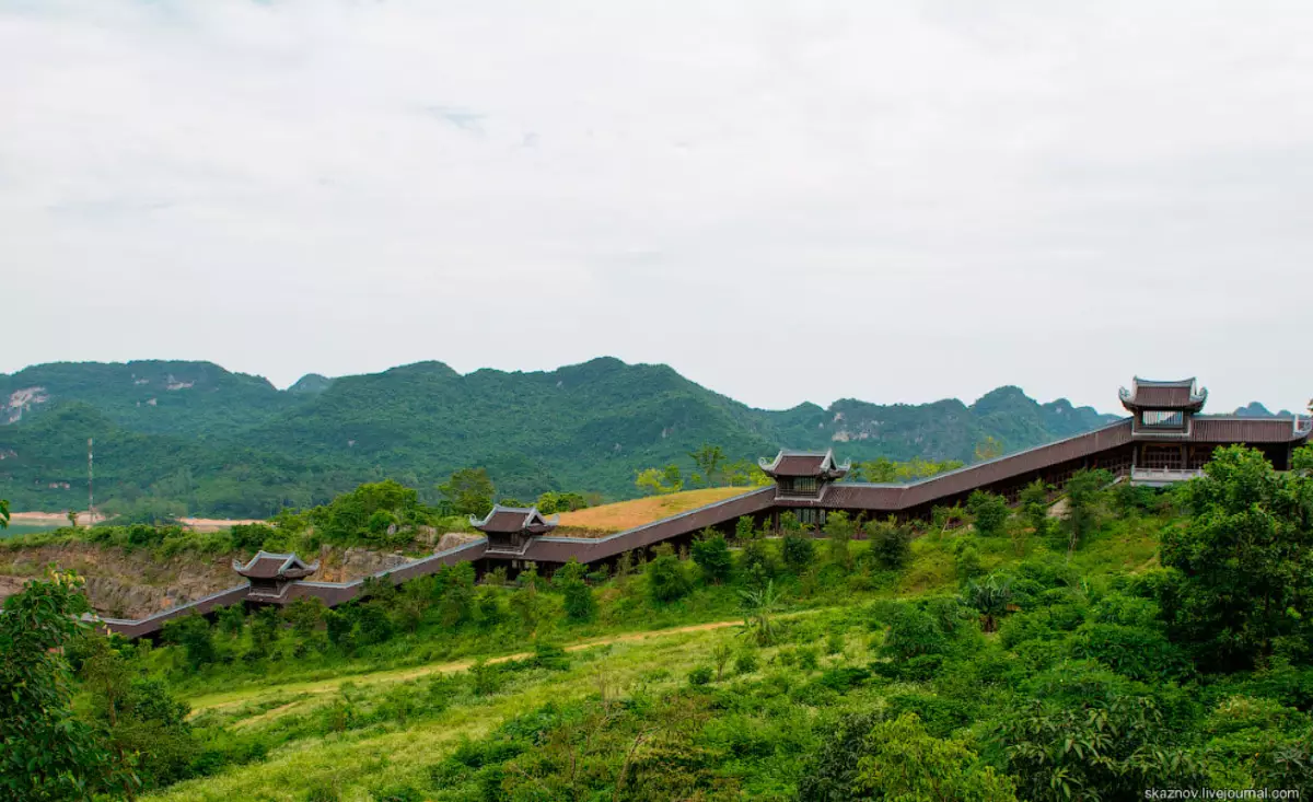 Iyo yakakura buddhist yakaoma kunzwisisa muVietnam Bai Dinh