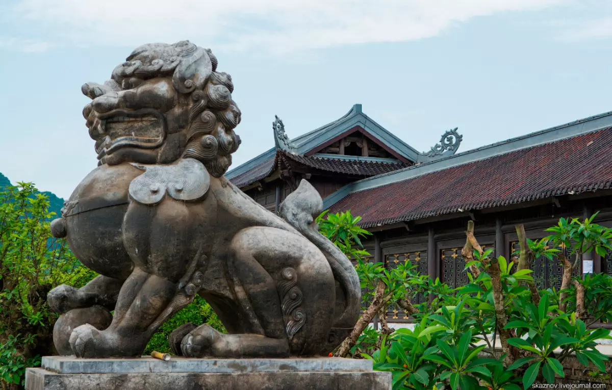 De gréissten Buddhist Komplex am Vietnam Bai Dinh 2208_3