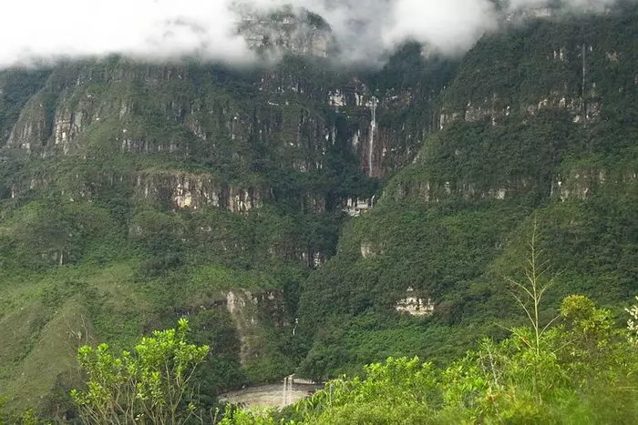 Die 10 hoogste watervalle in die wêreld, sien watter reisigers en ekstremale soek 2244_7