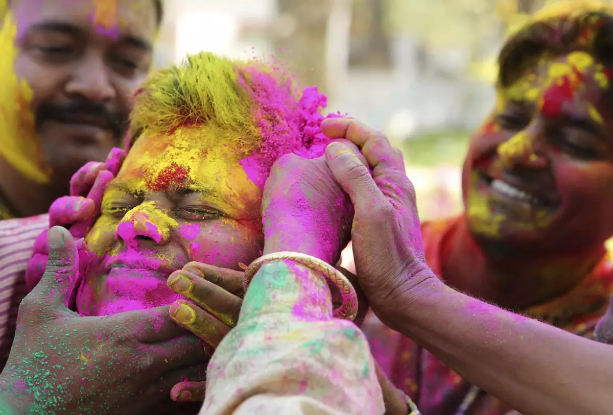 Tamasha la rangi ya Holi 2019. 2458_2