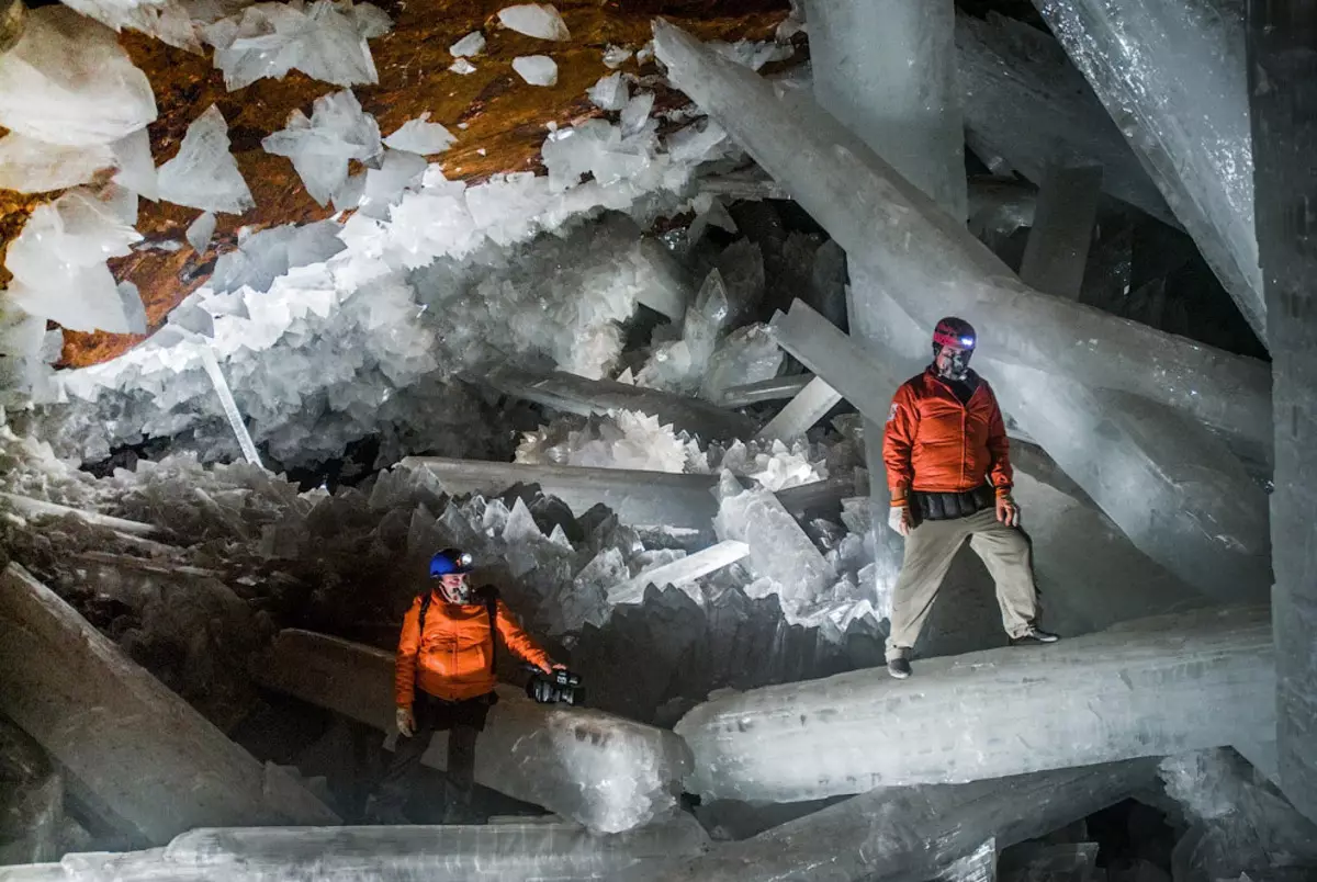 Grotta di cristalli enormi 2974_15